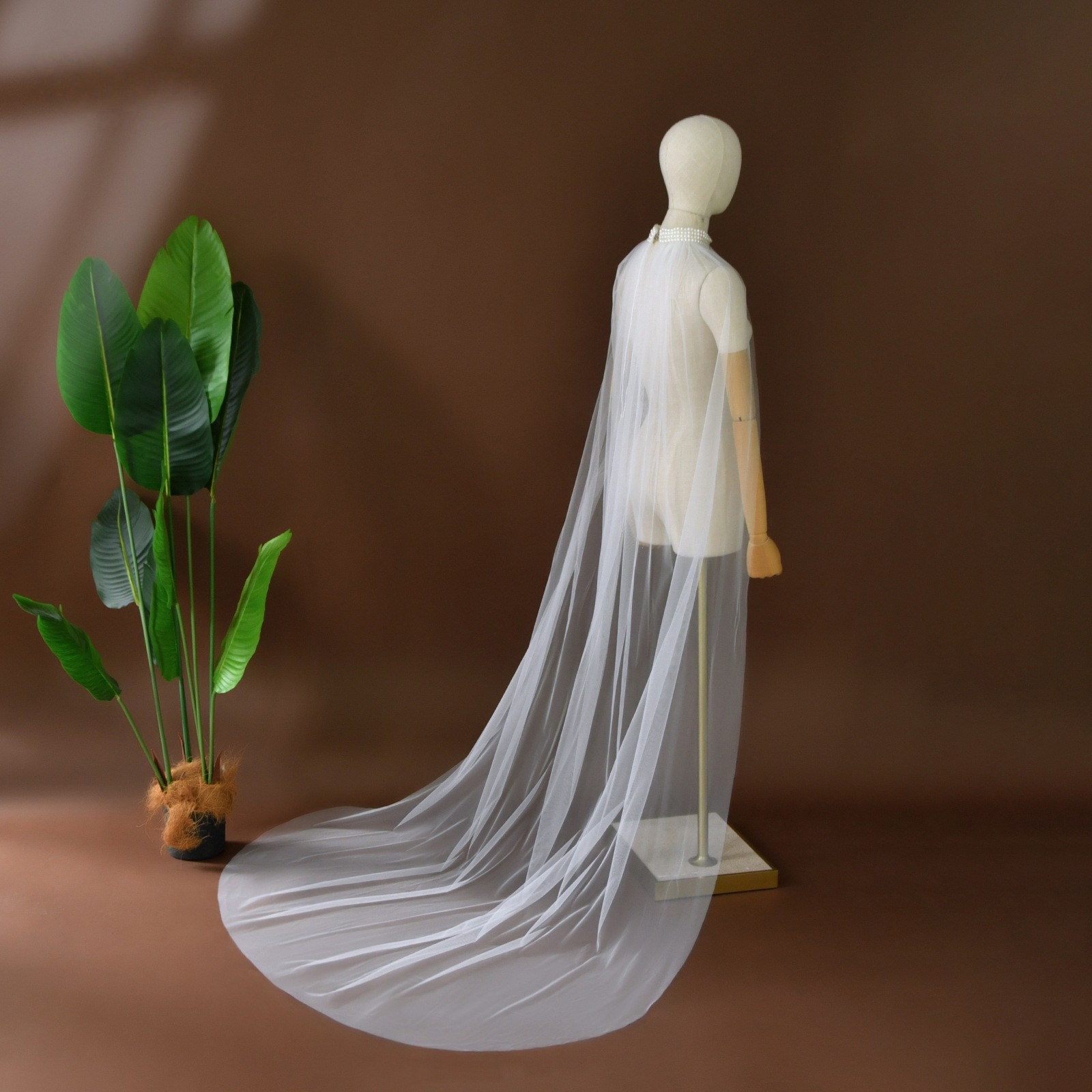 Tulle Bridal Cape with Neck Pearl Chain High-End Cape for Wedding Gowns ...